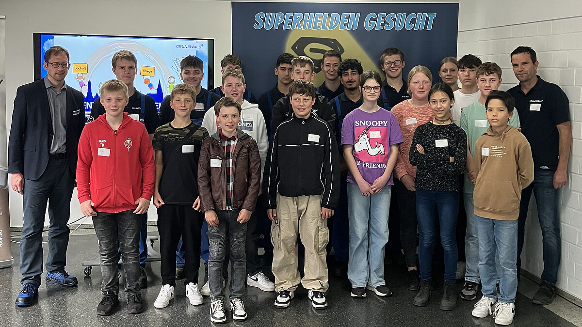 Unternehmerverband: Werkzeuge für Flugzeug-Tragflächen kennengelernt
